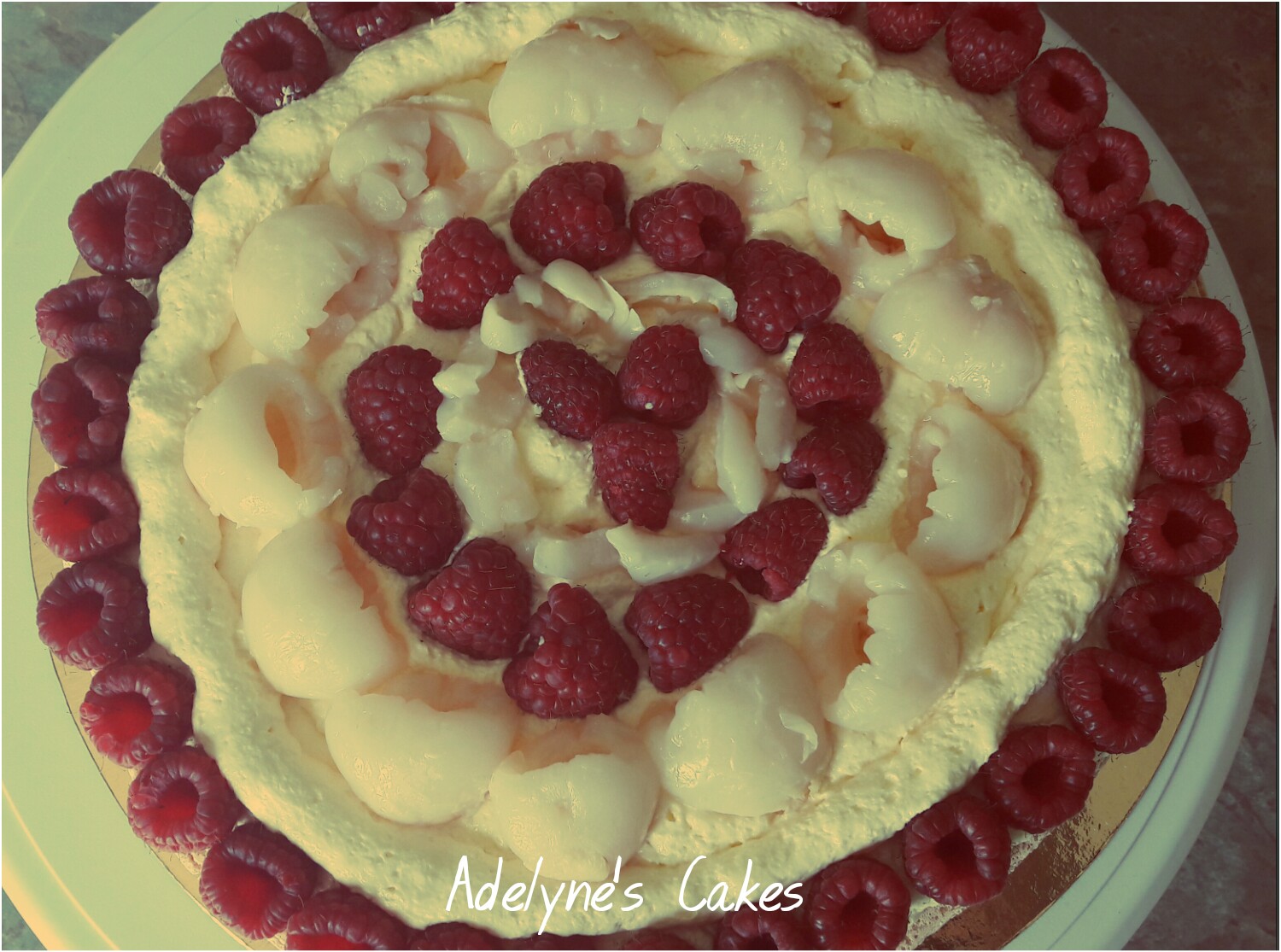 Macaron Ispahan de Pierre Hermé - Adelyne's Cakes