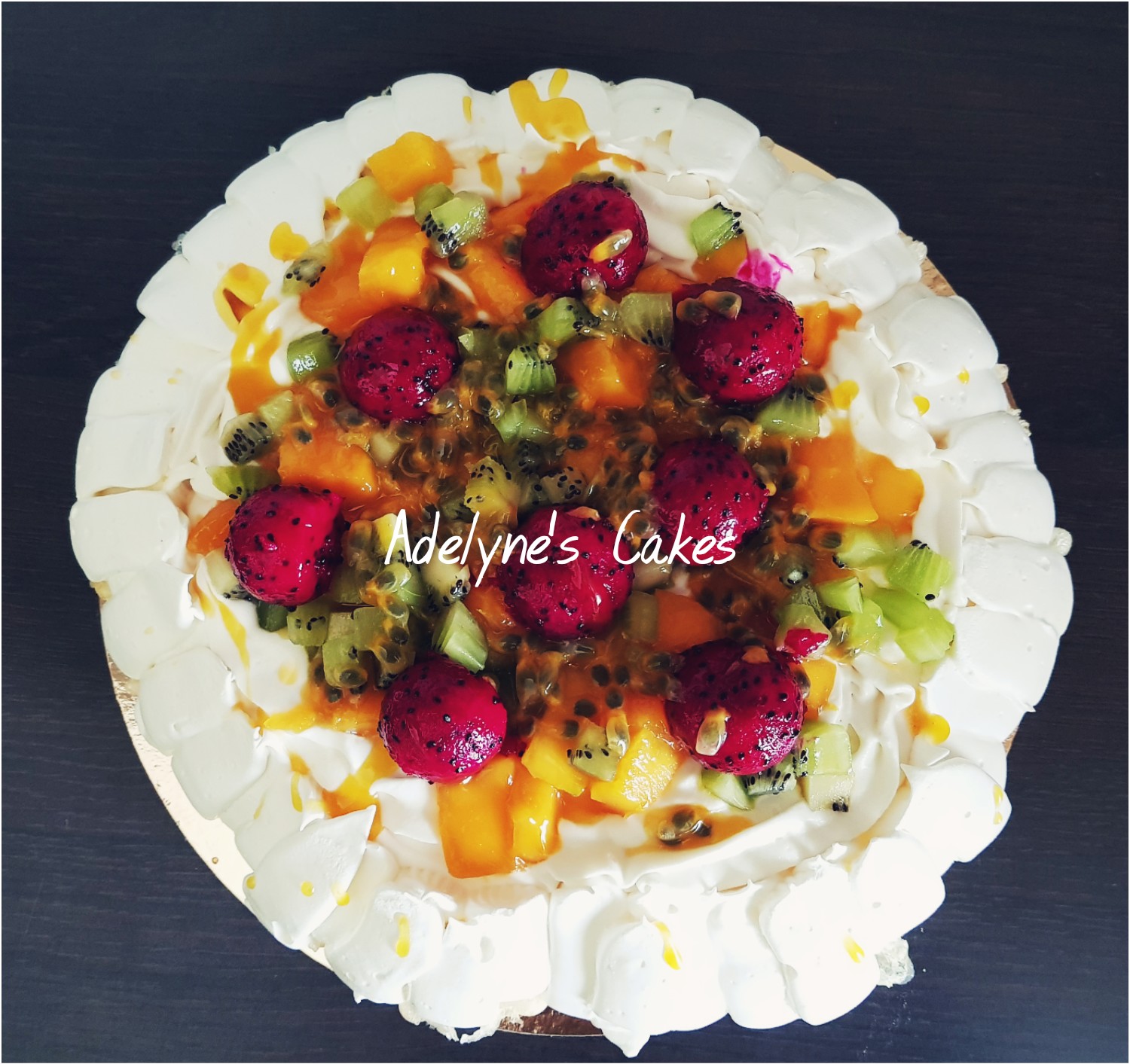 Pavlova fruits exotiques - Adelyne's Cakes