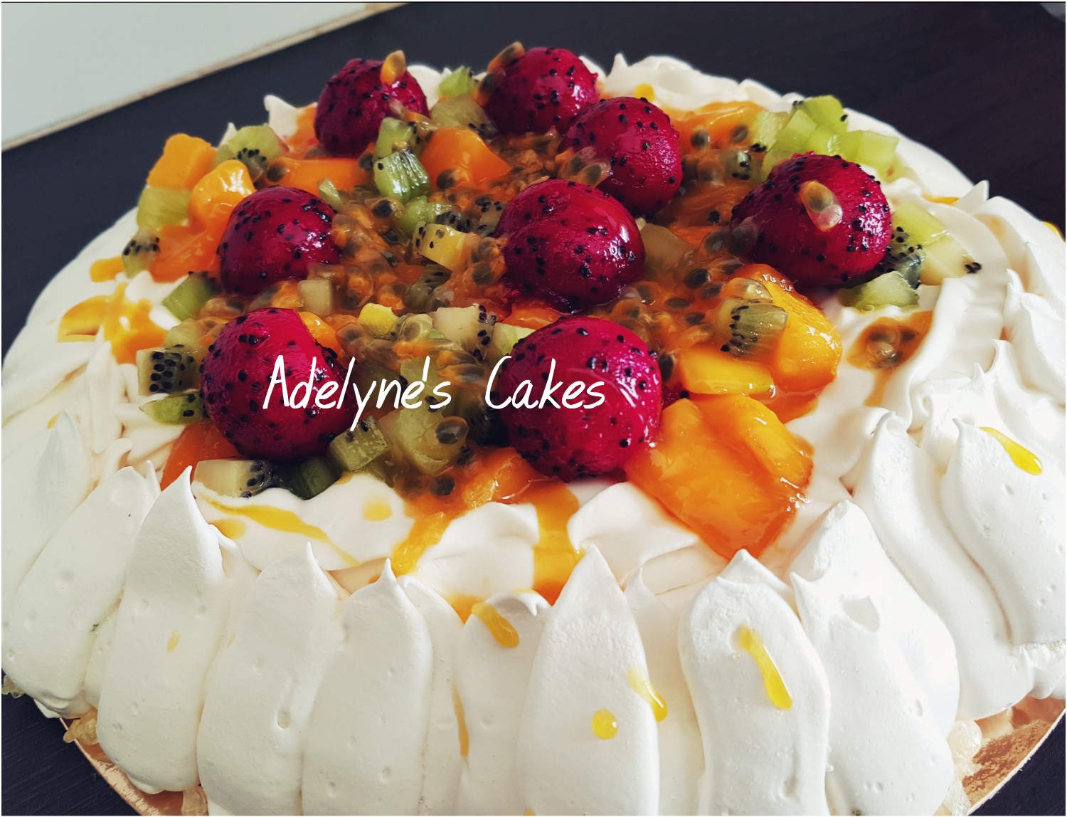 Pavlova fruits exotiques - Adelyne's Cakes